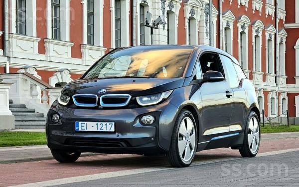 Grey BMW I3 2017 in Jelgava, with an engine capacity of 0.00 L and mileage of 69 thousand km for 11700 €, photo 5 on AUTOMOTO.COM.LV