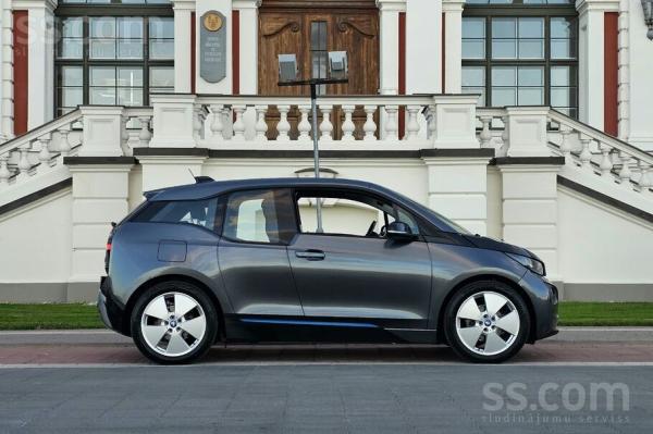 Grey BMW I3 2017 in Jelgava, with an engine capacity of 0.00 L and mileage of 69 thousand km for 11700 €, photo 7 on AUTOMOTO.COM.LV