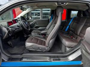 Pelēks BMW I3 2018 Rīga, ar dzinēja tilpumu 0.00 L un nobraukumu 83 tūkst. km par 15200 €, foto 13 vietnē AUTOMOTO.COM.LV