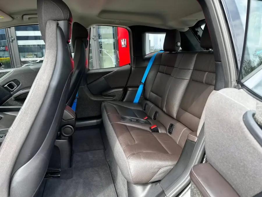 Pelēks BMW I3 2018 Rīga, ar dzinēja tilpumu 0.00 L un nobraukumu 83 tūkst. km par 15200 €, foto 15 vietnē AUTOMOTO.COM.LV
