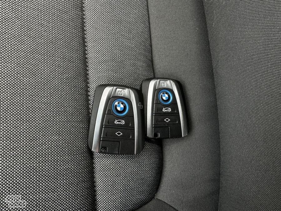 Grey BMW I3 2019 in Avizieniai, with an engine capacity of 0.00 L and mileage of 24 thousand km for 17200 €, photo 29 on AUTOMOTO.COM.LV