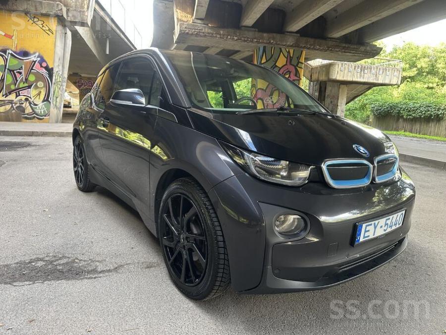 Pelēks BMW I3 2015 Rīga, ar dzinēja tilpumu 0.00 L un nobraukumu 115 tūkst. km par 10300 €, foto 3 vietnē AUTOMOTO.COM.LV