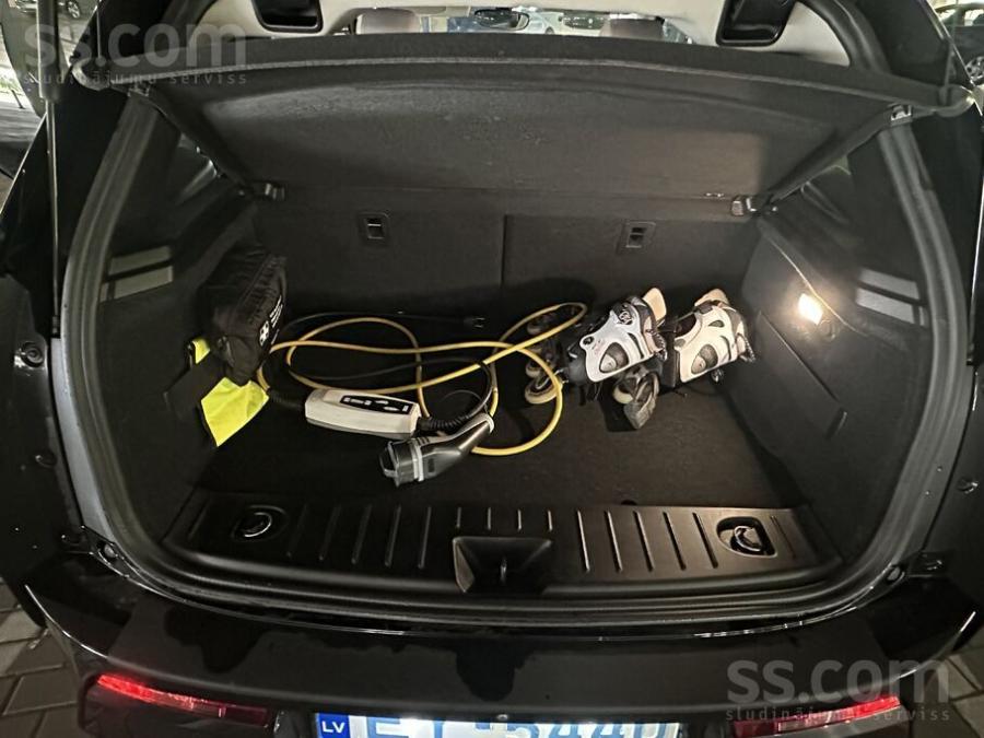 Pelēks BMW I3 2015 Rīga, ar dzinēja tilpumu 0.00 L un nobraukumu 115 tūkst. km par 10300 €, foto 13 vietnē AUTOMOTO.COM.LV