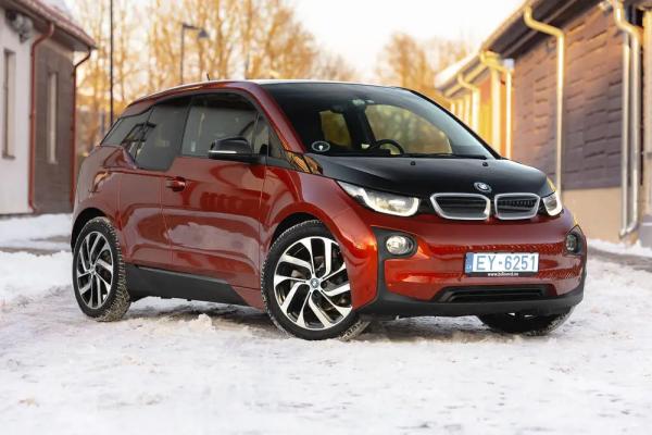 Orange BMW I3 2015 in Jelgava, with an engine capacity of 0.00 L and mileage of 39 thousand km for 10500 €, photo 2 on AUTOMOTO.COM.LV