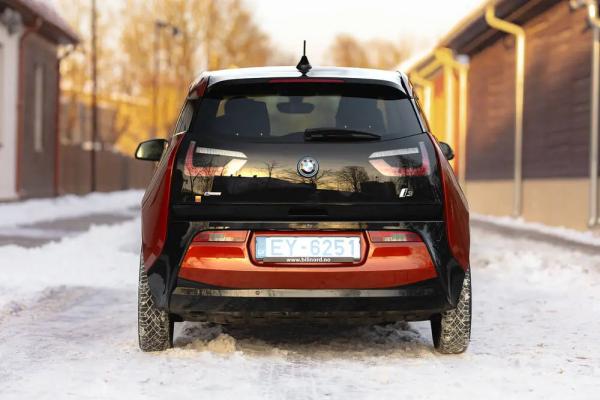 Orange BMW I3 2015 in Jelgava, with an engine capacity of 0.00 L and mileage of 39 thousand km for 10500 €, photo 6 on AUTOMOTO.COM.LV