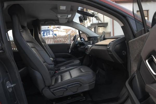 Orange BMW I3 2015 in Jelgava, with an engine capacity of 0.00 L and mileage of 39 thousand km for 10500 €, photo 10 on AUTOMOTO.COM.LV