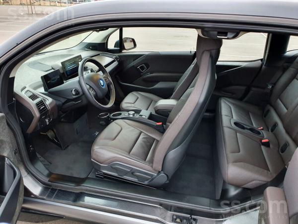 Red BMW I3 2017 in Riga, with an engine capacity of 0.00 L and mileage of 28 thousand km for 16500 €, photo 5 on AUTOMOTO.COM.LV