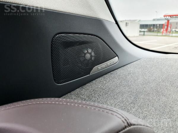 Red BMW I3 2017 in Riga, with an engine capacity of 0.00 L and mileage of 28 thousand km for 16500 €, photo 7 on AUTOMOTO.COM.LV