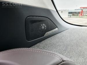 Red BMW I3 2017 in Riga, with an engine capacity of 0.00 L and mileage of 28 thousand km for 16500 €, photo 8 on AUTOMOTO.COM.LV