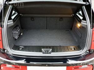 Red BMW I3 2017 in Riga, with an engine capacity of 0.00 L and mileage of 28 thousand km for 16500 €, photo 9 on AUTOMOTO.COM.LV