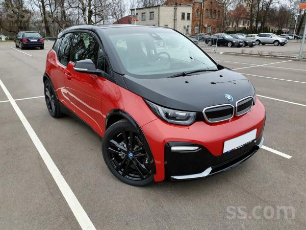 Red BMW I3 2017 in Riga, with an engine capacity of 0.00 L and mileage of 28 thousand km for 16500 €, photo 4 on AUTOMOTO.COM.LV
