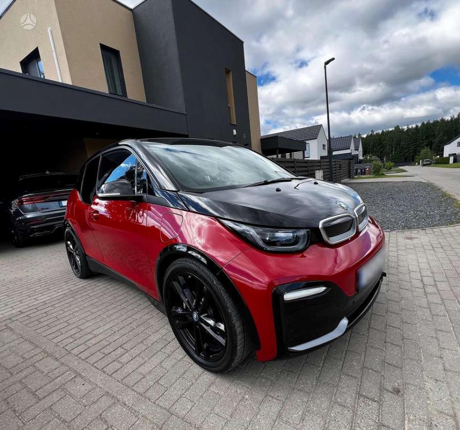 Red BMW I3 2018 in Vilnius, with an engine capacity of 0.65 L and mileage of 105 thousand km for 17999 €, photo 1 on AUTOMOTO.COM.LV