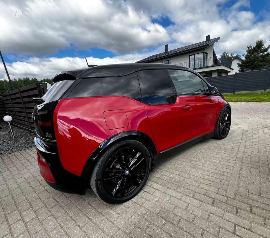 Red BMW I3 2018 in Vilnius, with an engine capacity of 0.65 L and mileage of 105 thousand km for 17999 €, photo 7 on AUTOMOTO.COM.LV