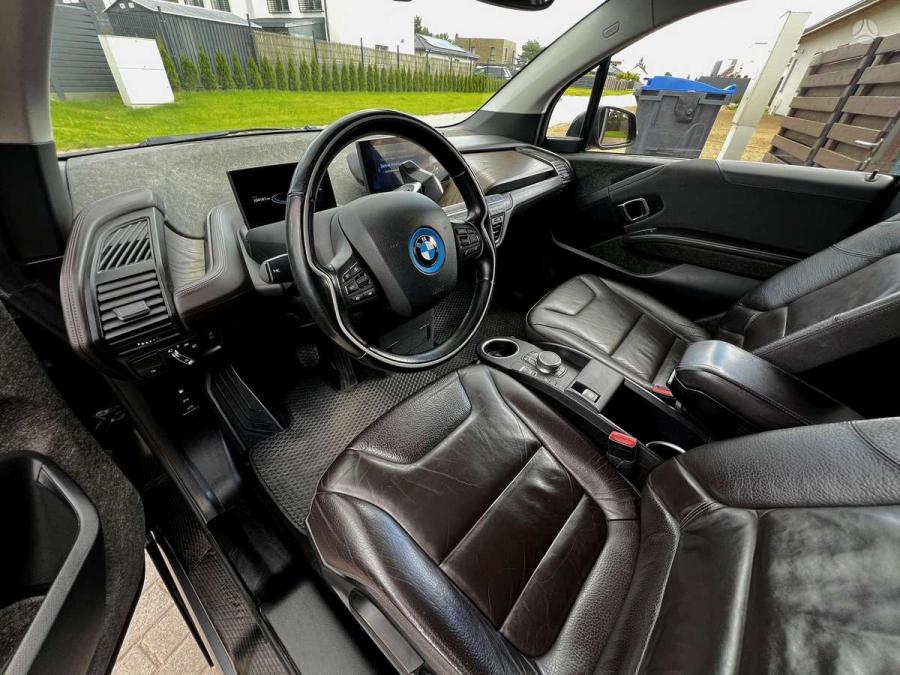 Red BMW I3 2018 in Vilnius, with an engine capacity of 0.65 L and mileage of 105 thousand km for 17999 €, photo 8 on AUTOMOTO.COM.LV