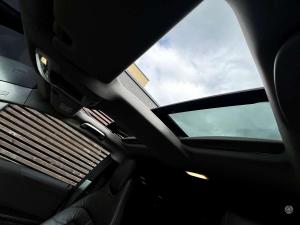 Red BMW I3 2018 in Vilnius, with an engine capacity of 0.65 L and mileage of 105 thousand km for 17999 €, photo 17 on AUTOMOTO.COM.LV