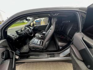 Red BMW I3 2018 in Vilnius, with an engine capacity of 0.65 L and mileage of 105 thousand km for 17999 €, photo 25 on AUTOMOTO.COM.LV