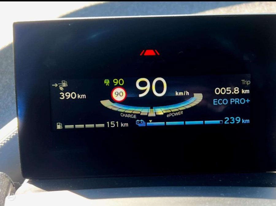 Red BMW I3 2018 in Vilnius, with an engine capacity of 0.65 L and mileage of 105 thousand km for 17999 €, photo 32 on AUTOMOTO.COM.LV