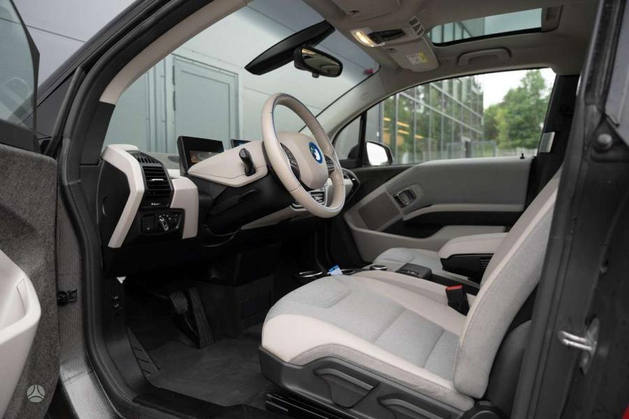 Red BMW I3 2019 in Vilnius, with an engine capacity of 0.00 L and mileage of 116 thousand km for 13950 €, photo 16 on AUTOMOTO.COM.LV