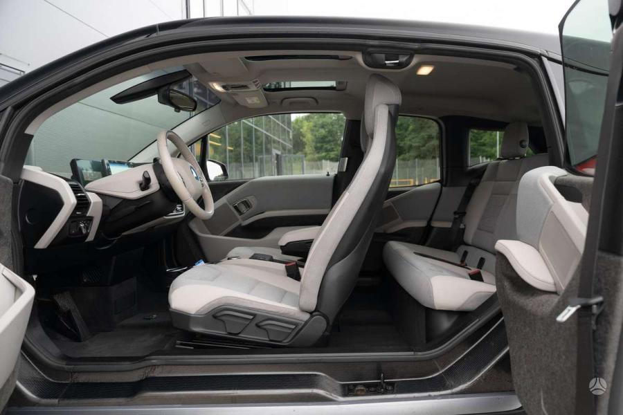Red BMW I3 2019 in Vilnius, with an engine capacity of 0.00 L and mileage of 116 thousand km for 13950 €, photo 17 on AUTOMOTO.COM.LV