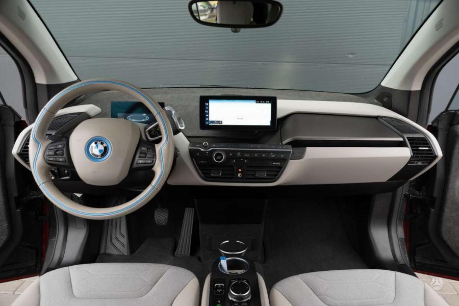 Red BMW I3 2019 in Vilnius, with an engine capacity of 0.00 L and mileage of 116 thousand km for 13950 €, photo 18 on AUTOMOTO.COM.LV