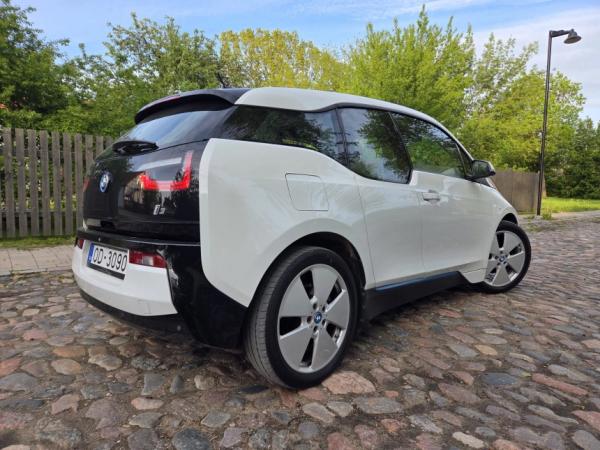 White BMW I3 2005 in Riga, with an engine capacity of 0.00 L and mileage of 0 thousand km for 10800 €, photo 7 on AUTOMOTO.COM.LV