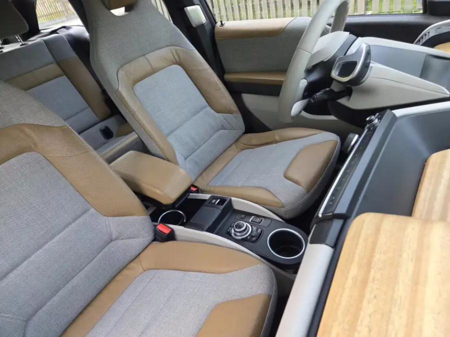 Balts BMW I3 2005 Jelgava, ar dzinēja tilpumu 0.00 L un nobraukumu 0 tūkst. km par 10400 €, foto 13 vietnē AUTOMOTO.COM.LV