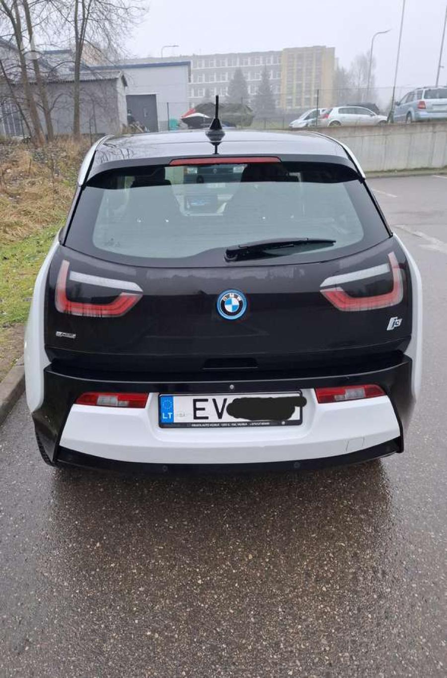 White BMW I3 2014 in Vilnius, with an engine capacity of 0.00 L and mileage of 71 thousand km for 9000 €, photo 2 on AUTOMOTO.COM.LV