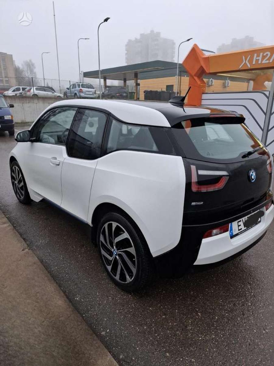 White BMW I3 2014 in Vilnius, with an engine capacity of 0.00 L and mileage of 71 thousand km for 9000 €, photo 3 on AUTOMOTO.COM.LV