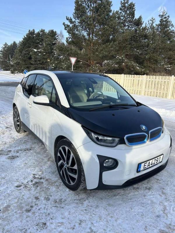 White BMW I3 2014 in Panevezys, with an engine capacity of 0.00 L and mileage of 133 thousand km for 8200 €, photo 1 on AUTOMOTO.COM.LV