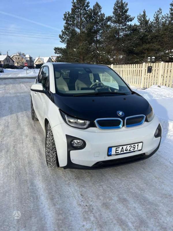 White BMW I3 2014 in Panevezys, with an engine capacity of 0.00 L and mileage of 133 thousand km for 8200 €, photo 2 on AUTOMOTO.COM.LV