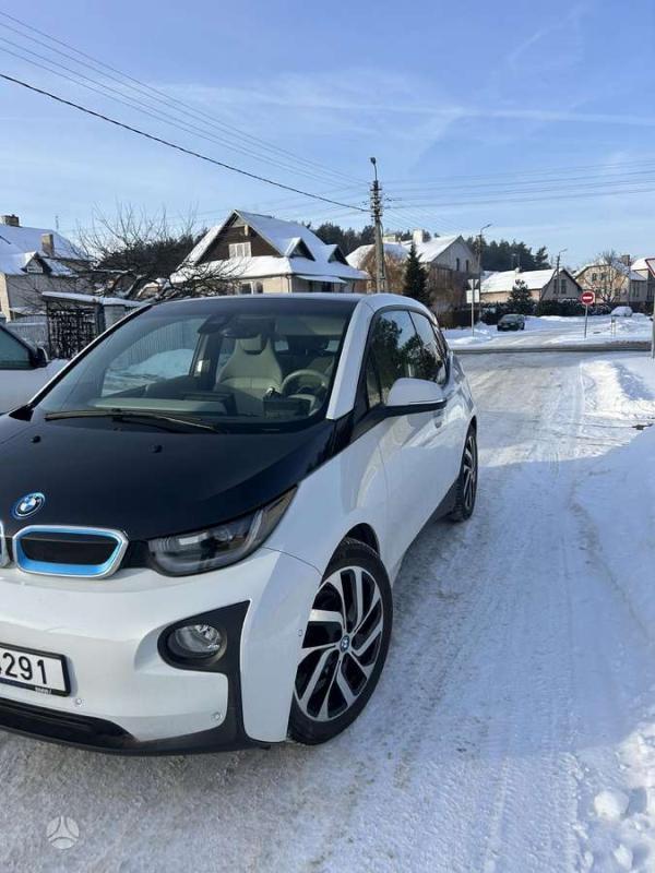 White BMW I3 2014 in Panevezys, with an engine capacity of 0.00 L and mileage of 133 thousand km for 8200 €, photo 3 on AUTOMOTO.COM.LV