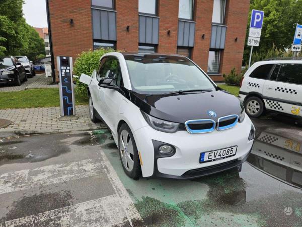 White BMW I3 2014 in Klaipeda, with an engine capacity of 0.65 L and mileage of 126 thousand km for 6900 €, photo 1 on AUTOMOTO.COM.LV