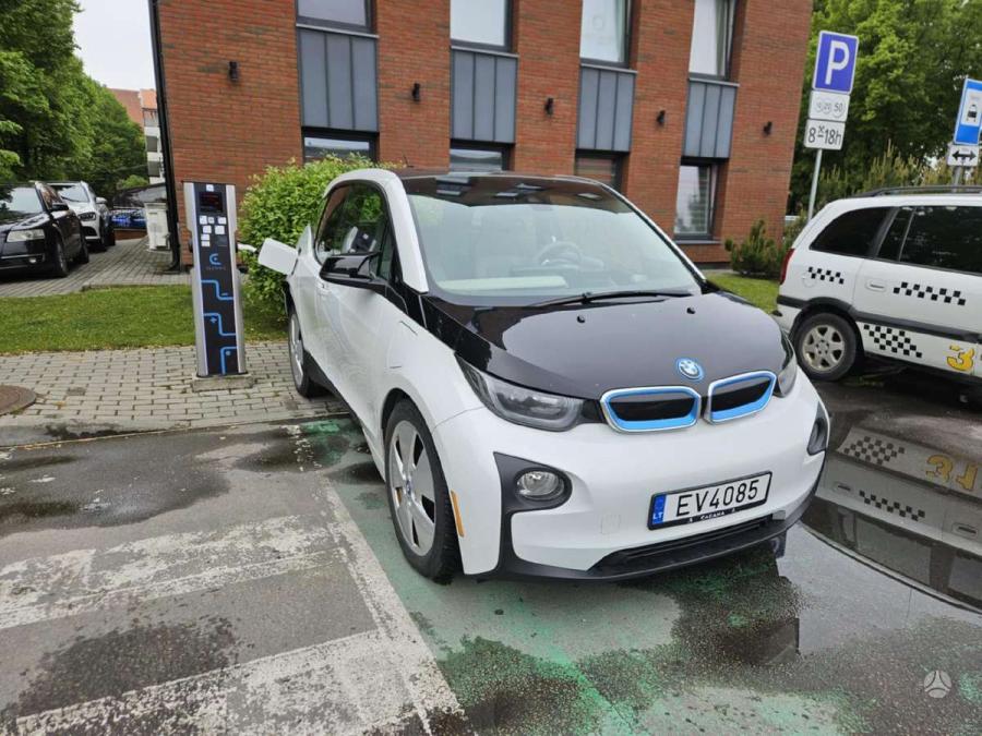 White BMW I3 2014 in Klaipeda, with an engine capacity of 0.65 L and mileage of 126 thousand km for 6900 €, photo 1 on AUTOMOTO.COM.LV
