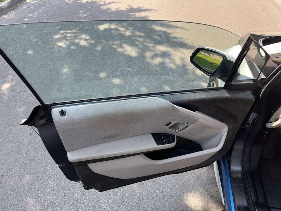 Balts BMW I3 2014 Kauņa, ar dzinēja tilpumu 0.65 L un nobraukumu 135 tūkst. km par 7000 €, foto 22 vietnē AUTOMOTO.COM.LV