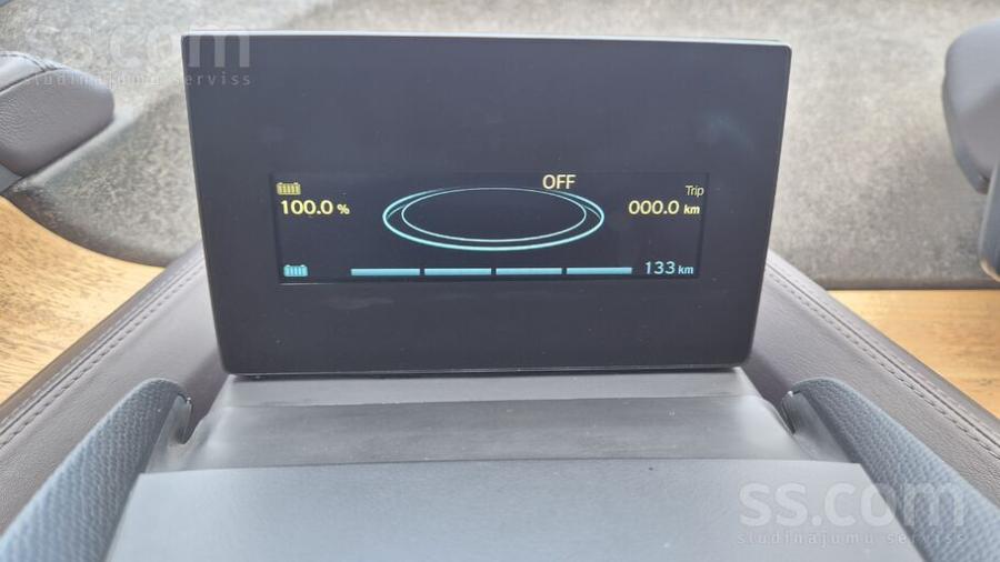 White BMW I3 2015 in Riga, with an engine capacity of 0.00 L and mileage of 218 thousand km for 7500 €, photo 20 on AUTOMOTO.COM.LV