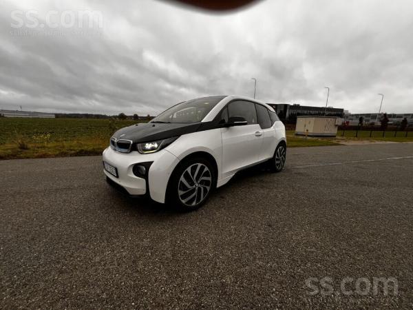 BMW I3 2015 Rīga vietnē Balts BMW I3 2015 Rīga, ar dzinēja tilpumu 0.00 L un nobraukumu 220 tūkst. km par 9700 €, foto 1 vietnē AUTOMOTO.COM.LV
