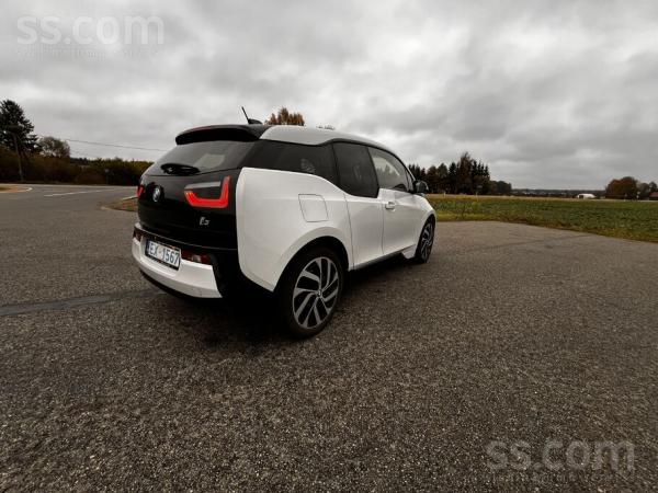BMW I3 2015 Rīga vietnē Balts BMW I3 2015 Rīga, ar dzinēja tilpumu 0.00 L un nobraukumu 220 tūkst. km par 9700 €, foto 8 vietnē AUTOMOTO.COM.LV