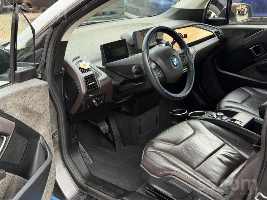 White BMW I3 2015 in Riga, with an engine capacity of 0.00 L and mileage of 103 thousand km for 6980 €, photo 14 on AUTOMOTO.COM.LV