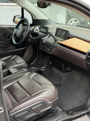 White BMW I3 2015 in Riga, with an engine capacity of 0.00 L and mileage of 103 thousand km for 6980 €, photo 17 on AUTOMOTO.COM.LV