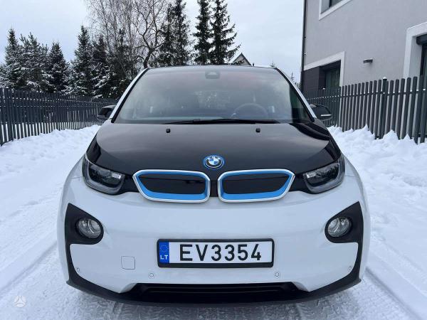 White BMW I3 2016 in Vilnius, with an engine capacity of 0.00 L and mileage of 122 thousand km for 7600 €, photo 3 on AUTOMOTO.COM.LV