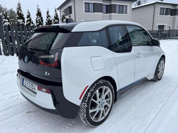White BMW I3 2016 in Vilnius, with an engine capacity of 0.00 L and mileage of 122 thousand km for 7600 €, photo 6 on AUTOMOTO.COM.LV