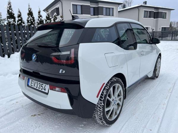 White BMW I3 2016 in Vilnius, with an engine capacity of 0.00 L and mileage of 122 thousand km for 7600 €, photo 7 on AUTOMOTO.COM.LV