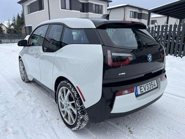 White BMW I3 2016 in Vilnius, with an engine capacity of 0.00 L and mileage of 122 thousand km for 7600 €, photo 9 on AUTOMOTO.COM.LV