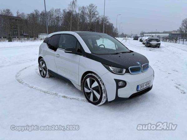 White BMW I3 2017 in Tallinn, with an engine capacity of 0.00 L and mileage of 54 thousand km for 12900 €, photo 3 on AUTOMOTO.COM.LV