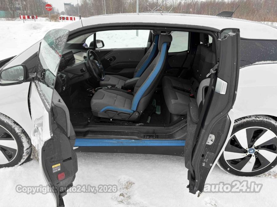 Balts BMW I3 2017 Tallina, ar dzinēja tilpumu 0.00 L un nobraukumu 54 tūkst. km par 12900 €, foto 5 vietnē AUTOMOTO.COM.LV