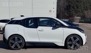 White BMW I3 2017 in Riga, with an engine capacity of 0.00 L and mileage of 60 thousand km for 12777 €, photo 4 on AUTOMOTO.COM.LV