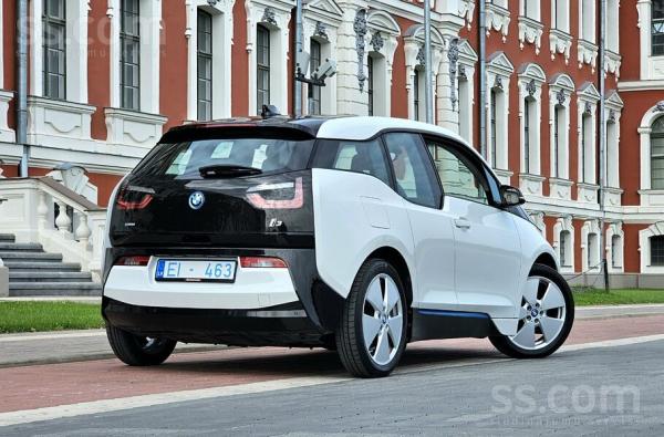 Balts BMW I3 2017 Jelgava, ar dzinēja tilpumu 0.00 L un nobraukumu 96 tūkst. km par 10990 €, foto 7 vietnē AUTOMOTO.COM.LV