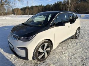 White BMW I3 2018 in Jelgava, with an engine capacity of 0.00 L and mileage of 83 thousand km for 11700 €, photo 2 on AUTOMOTO.COM.LV