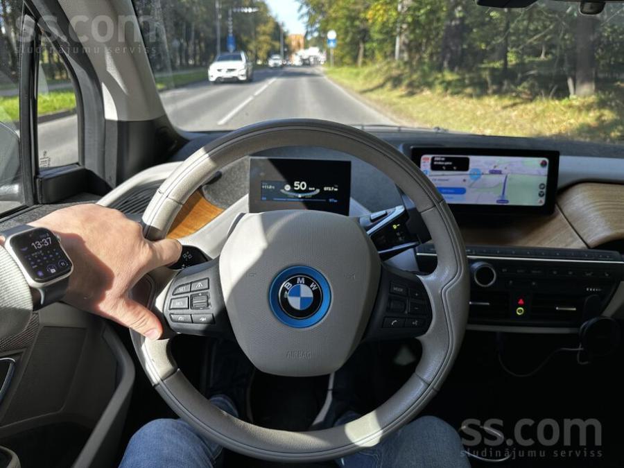 White BMW I3 2018 in Riga, with an engine capacity of 0.00 L and mileage of 85 thousand km for 16500 €, photo 12 on AUTOMOTO.COM.LV