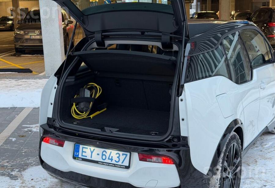 White BMW I3 2019 in Riga, with an engine capacity of 0.00 L and mileage of 43 thousand km for 17700 €, photo 15 on AUTOMOTO.COM.LV